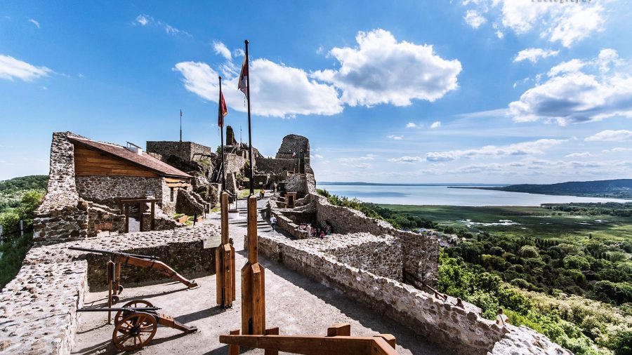 Rezi Vártúra – Rezi-dencia